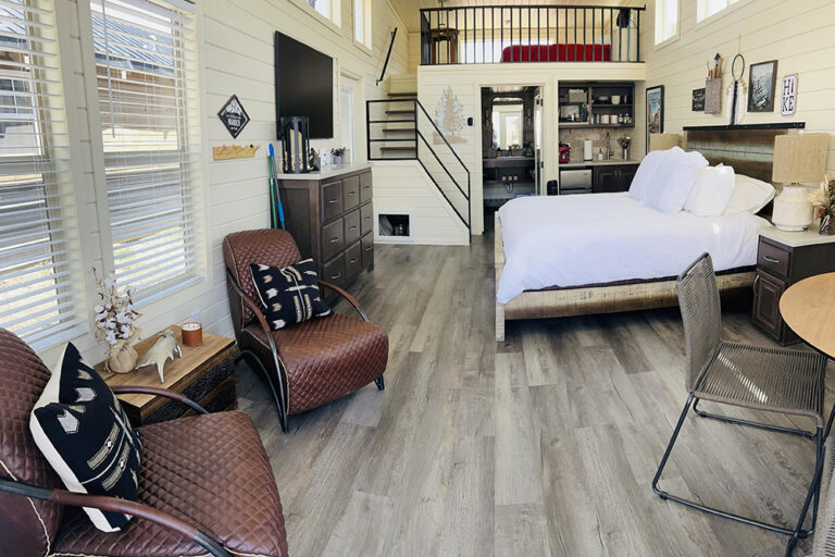 Tiny 2: Moose Meadow - STUMBLING MOOSE LODGE